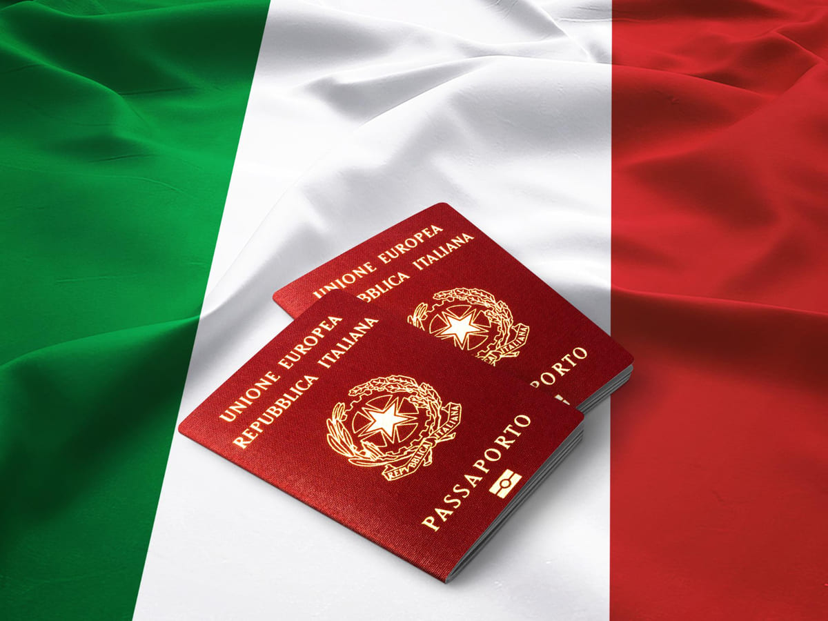 Requisitos para el pasaporte italiano: fotos, documentos [2026]